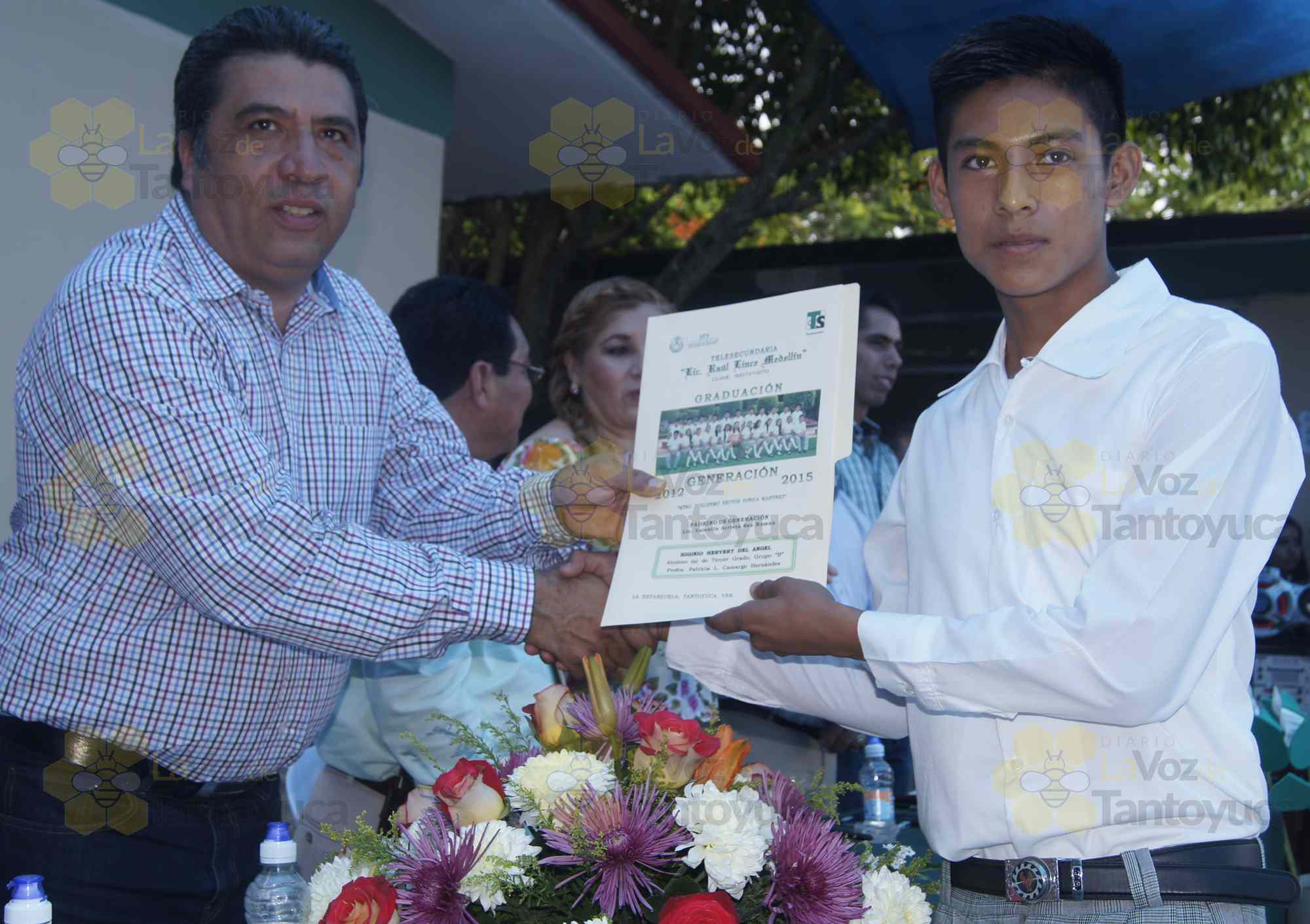 Valentín Arrieta San Román apadrina a jóvenes egresados de la ...